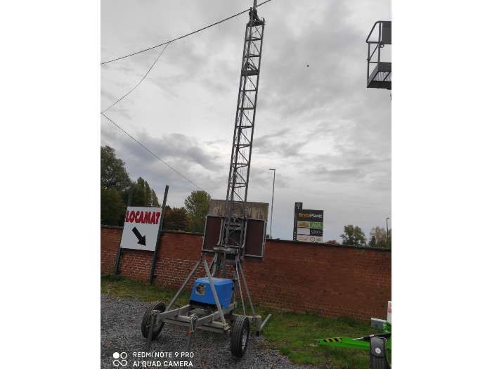 LOCAMAT | Locamat Machines - Monte-charge plateau vendu